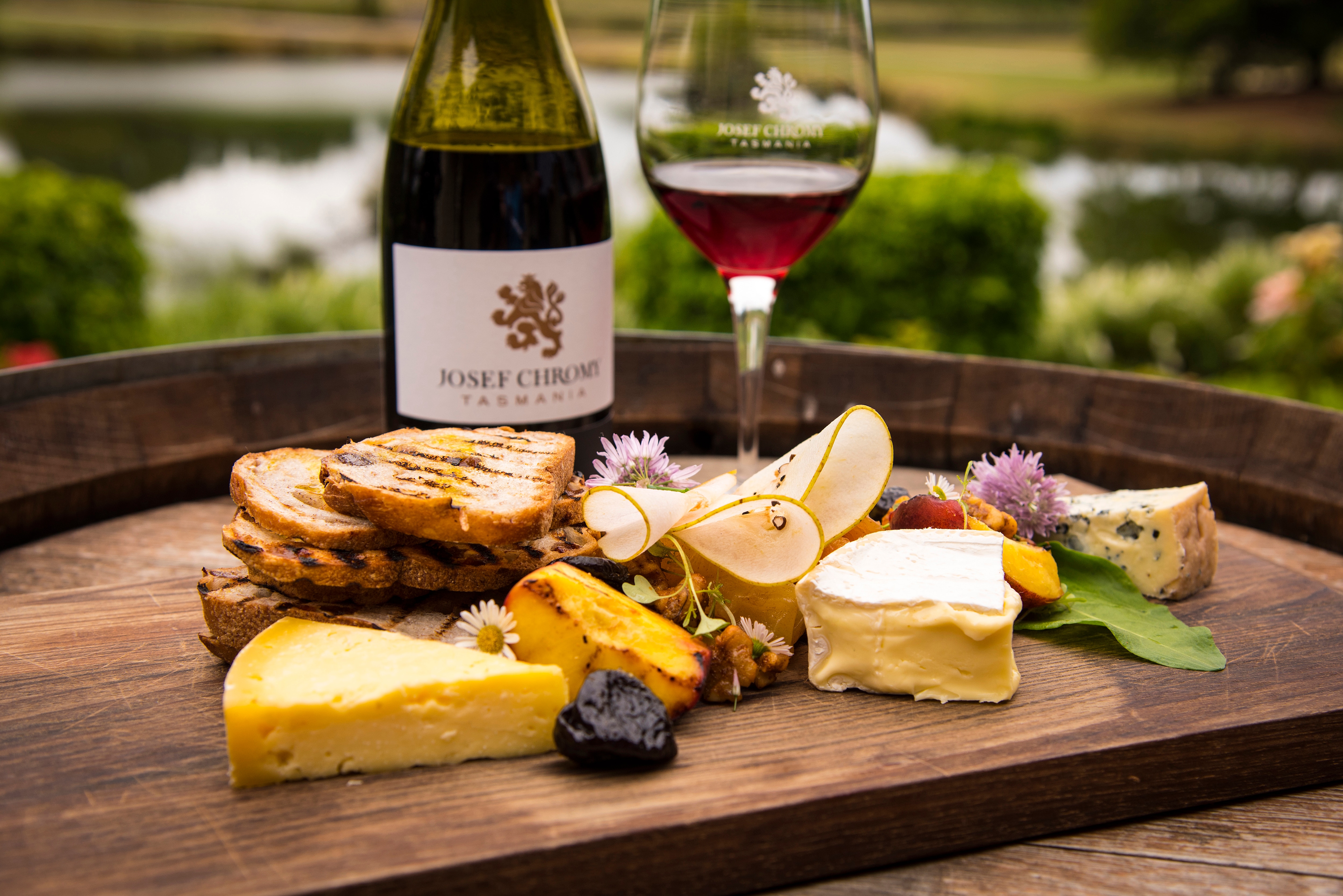 A 10-day taste of gourmet Tasmania - Tourism Australia