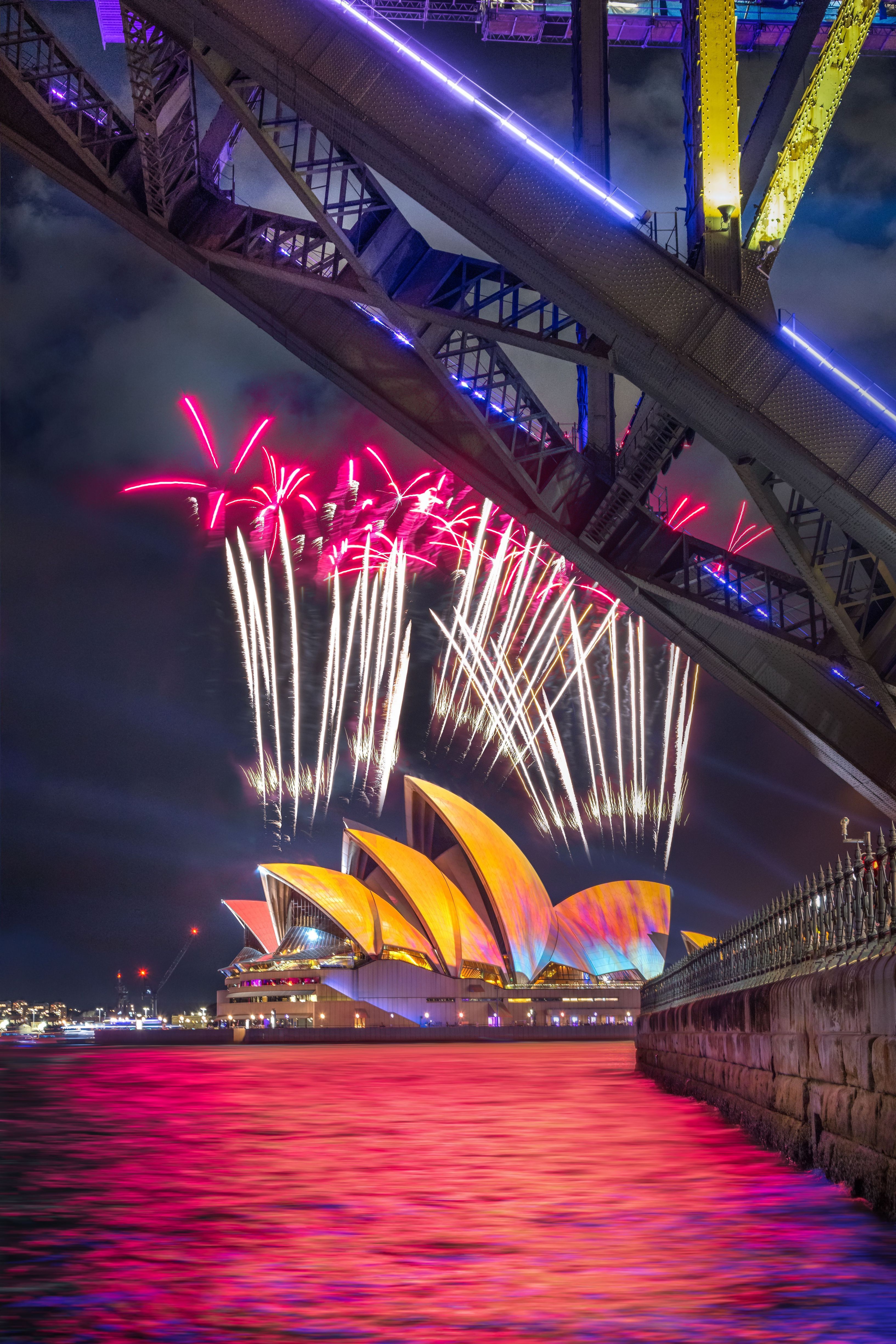The biggest Australian parties and events - Tourism Australia
